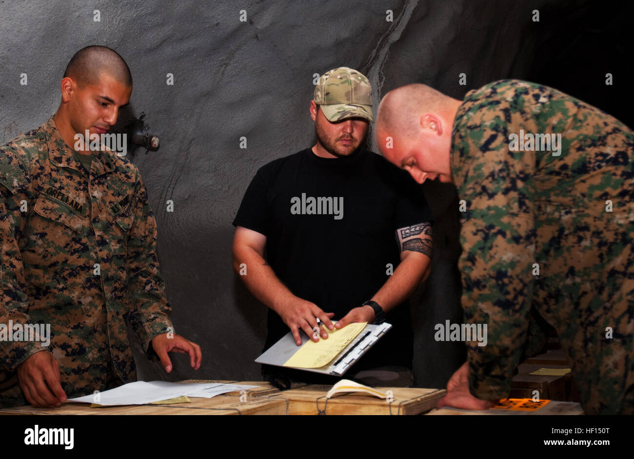 Claymore mines hi-res stock photography and images - Alamy