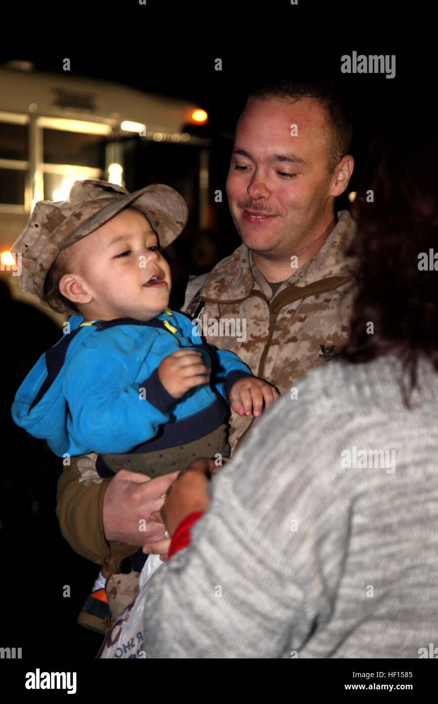 HM2 Joshua Mathis, a dental technician with Combat Logistics Regiment ...