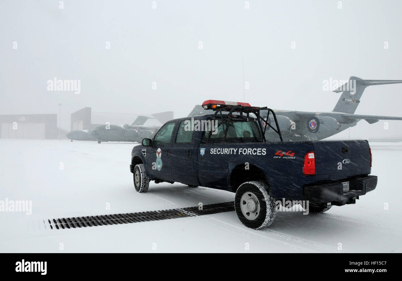 U.S. Airmen with the 105th Security Forces Squadron, New York Air ...