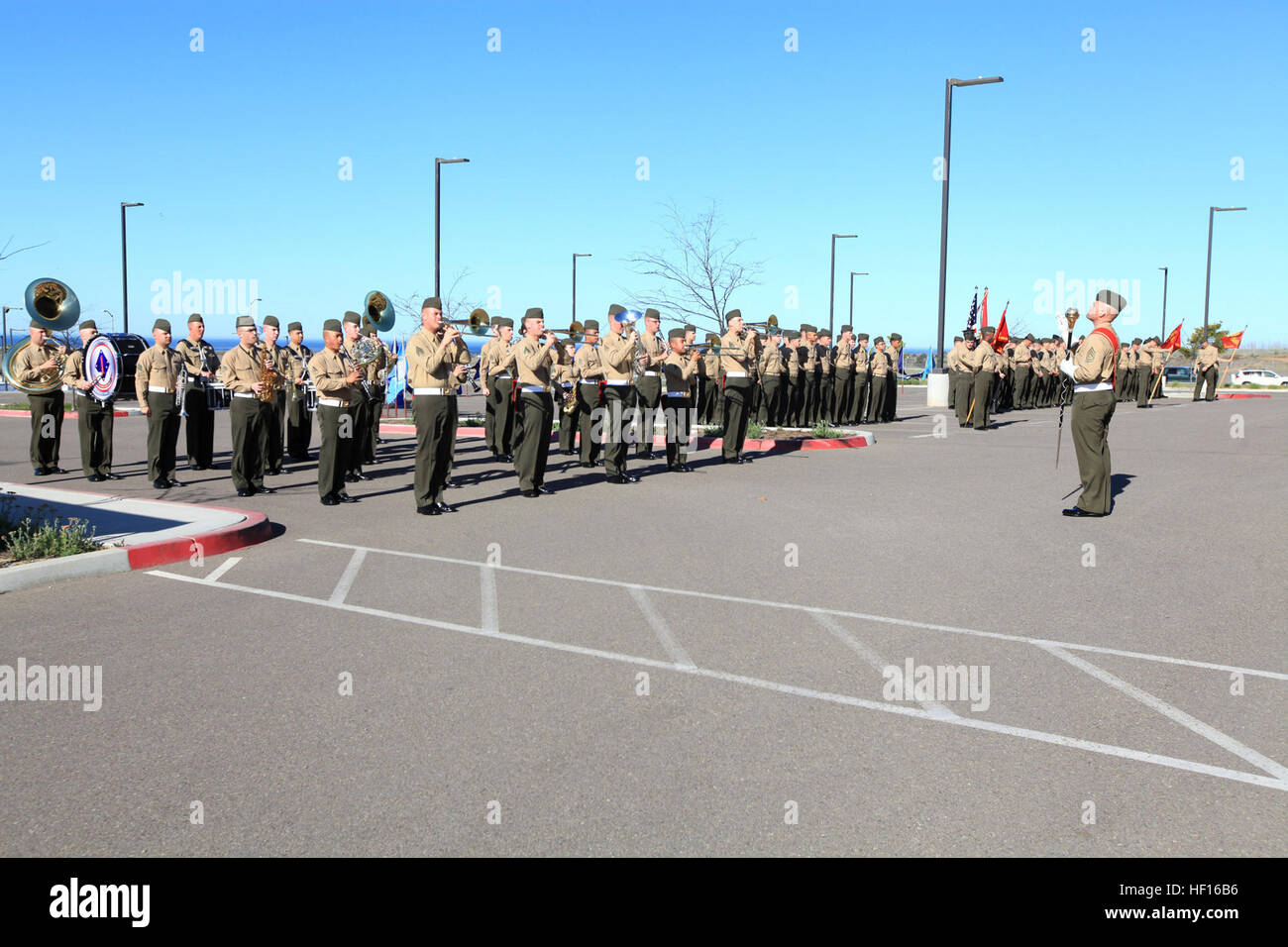 Marines with the 1st Marine Division Band perform for the 1st Marine ...