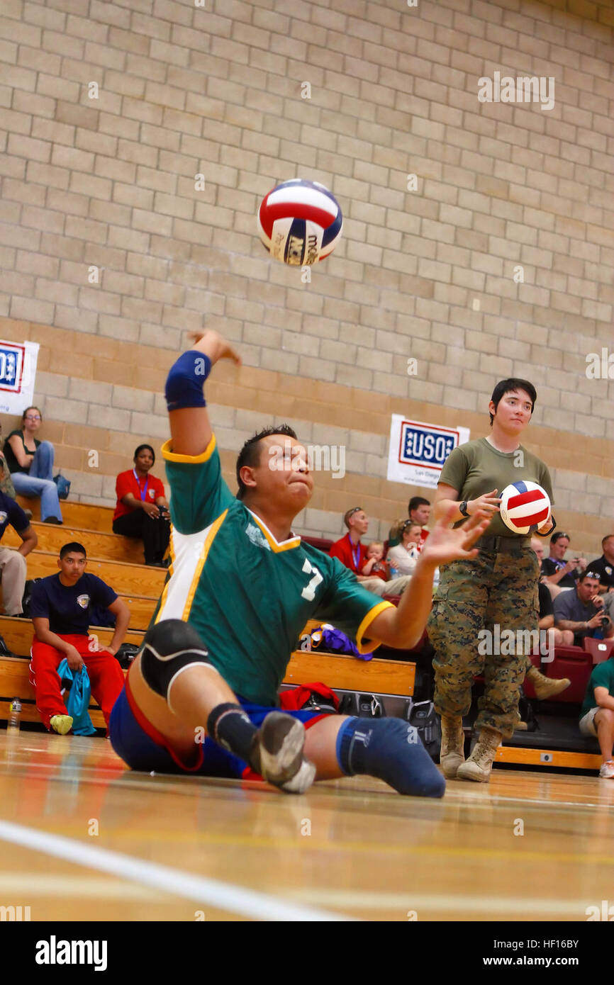 Marines compete in track hi-res stock photography and images - Alamy