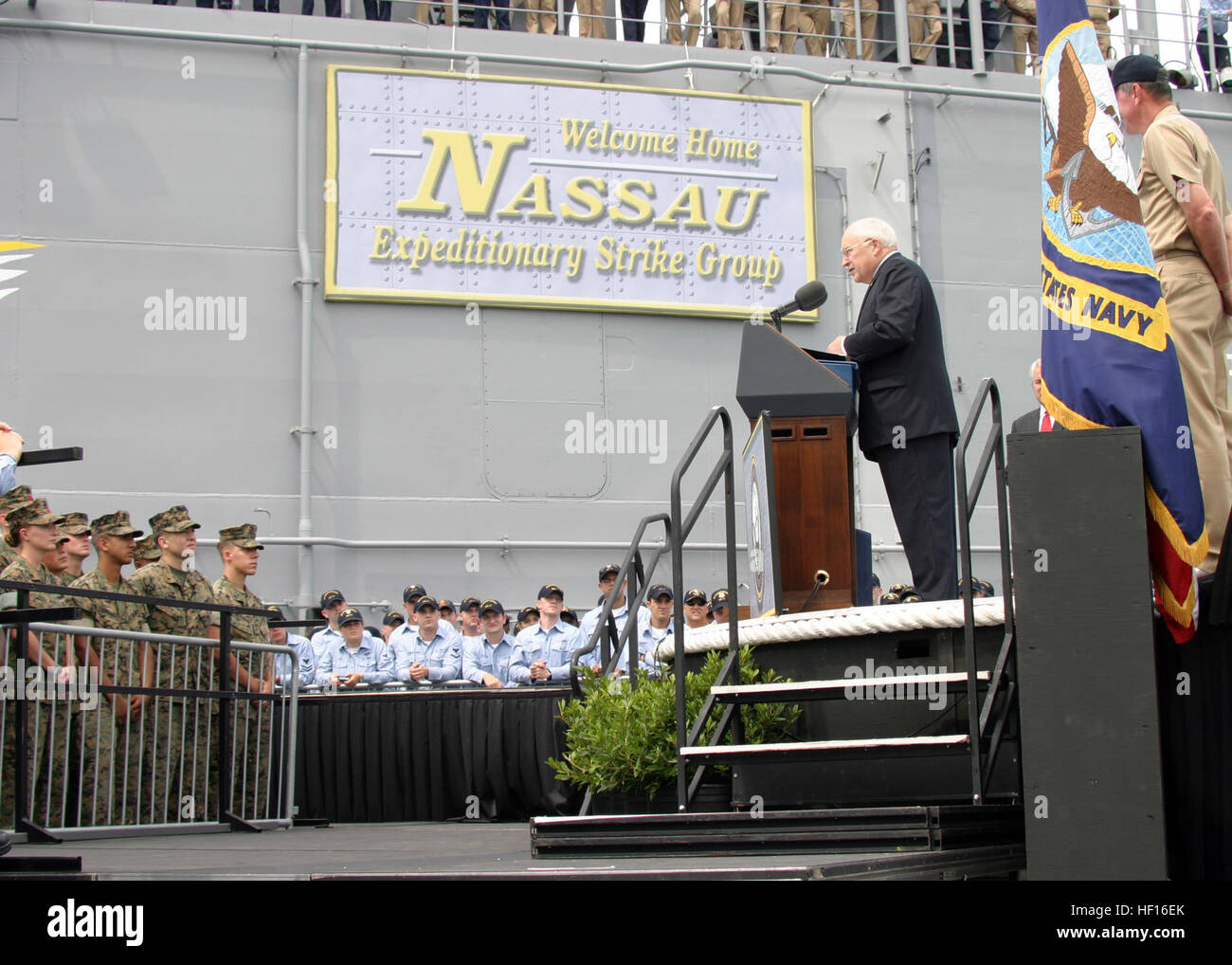 Vice President Dick Cheney addresses a crowd of Marines and Sailors ...