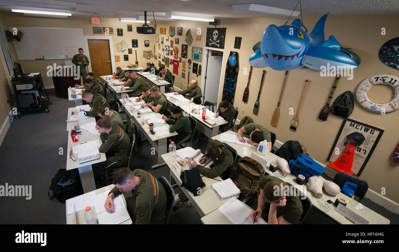 Usmc swim instructors hi-res stock photography and images - Alamy