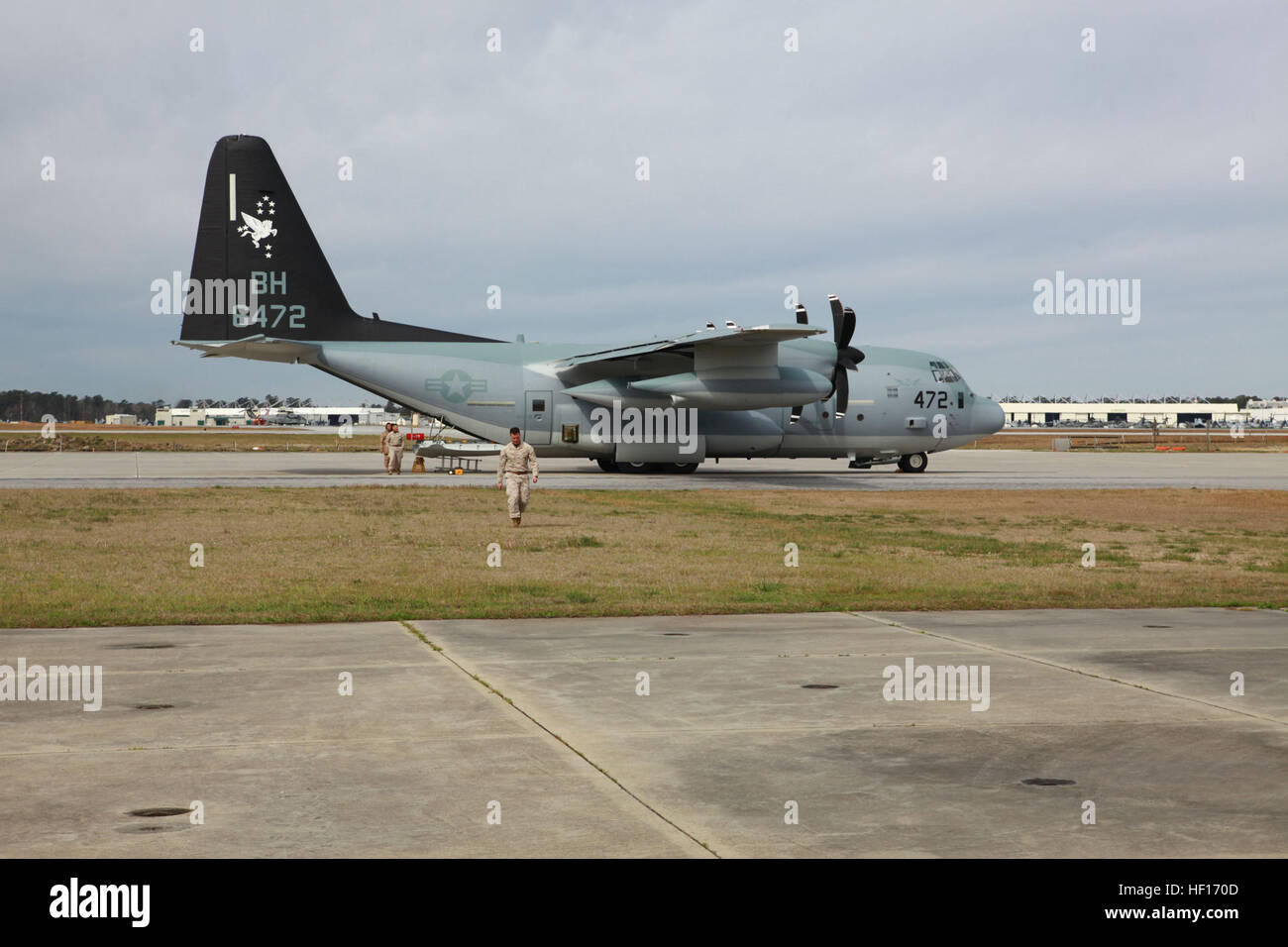 A Marine from Landing Support Company, Combat Logistics Regiment 27 ...