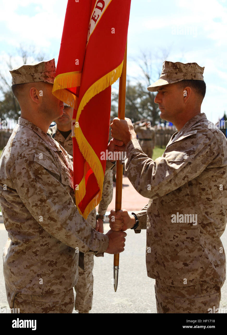 Col. Frank Donovan passes the 24th Marine Expeditionary Unit battle ...