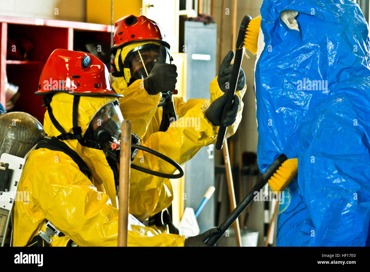 Illinois Army National Guard soldiers practice communicating during ...