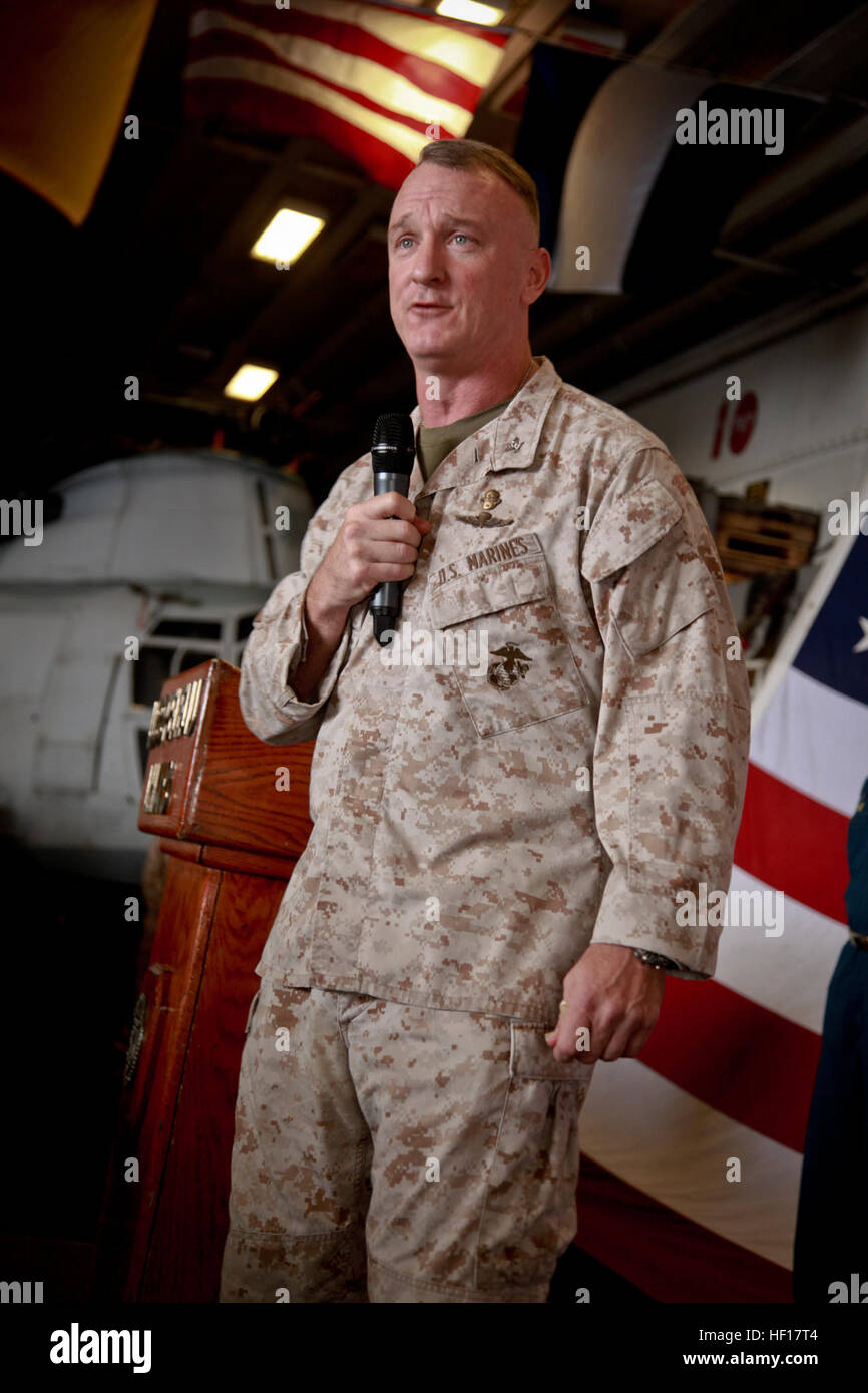 Colonel scott campbell commanding officer hi-res stock photography and ...