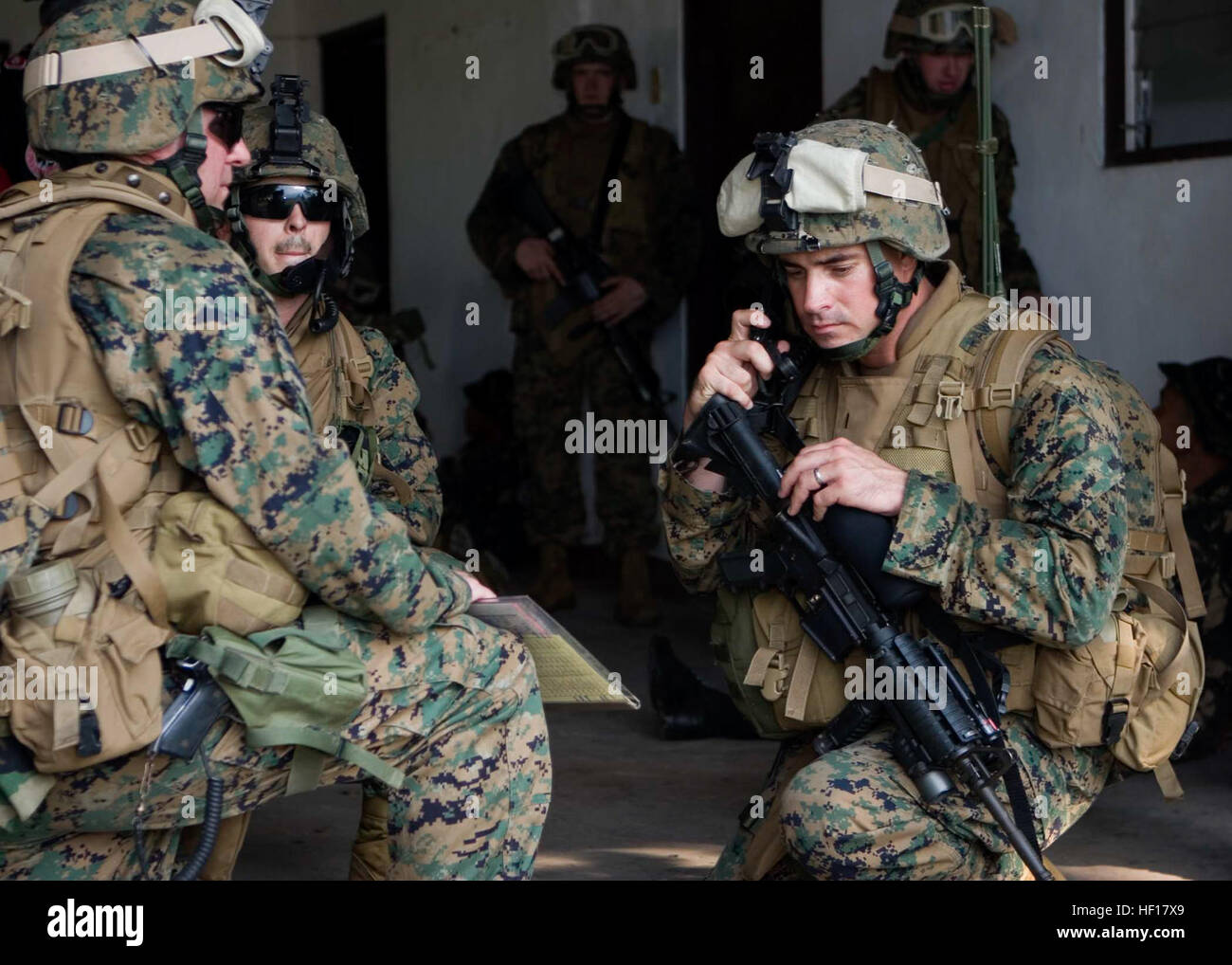 Talon vision and amphibious landing exercise hi-res stock photography ...