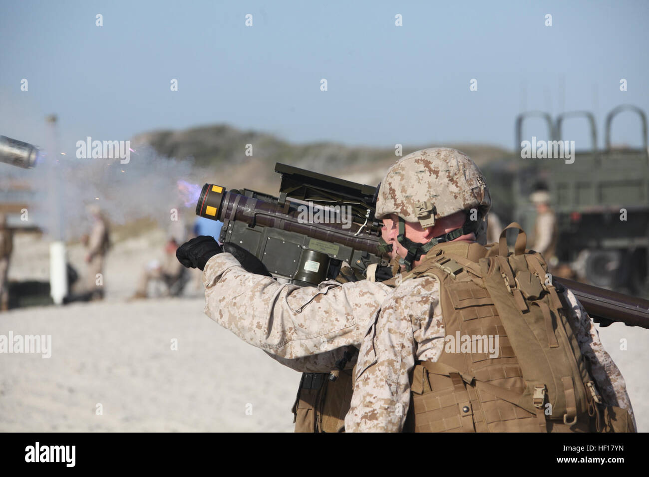 Shoulder mounted missile hi-res stock photography and images - Alamy