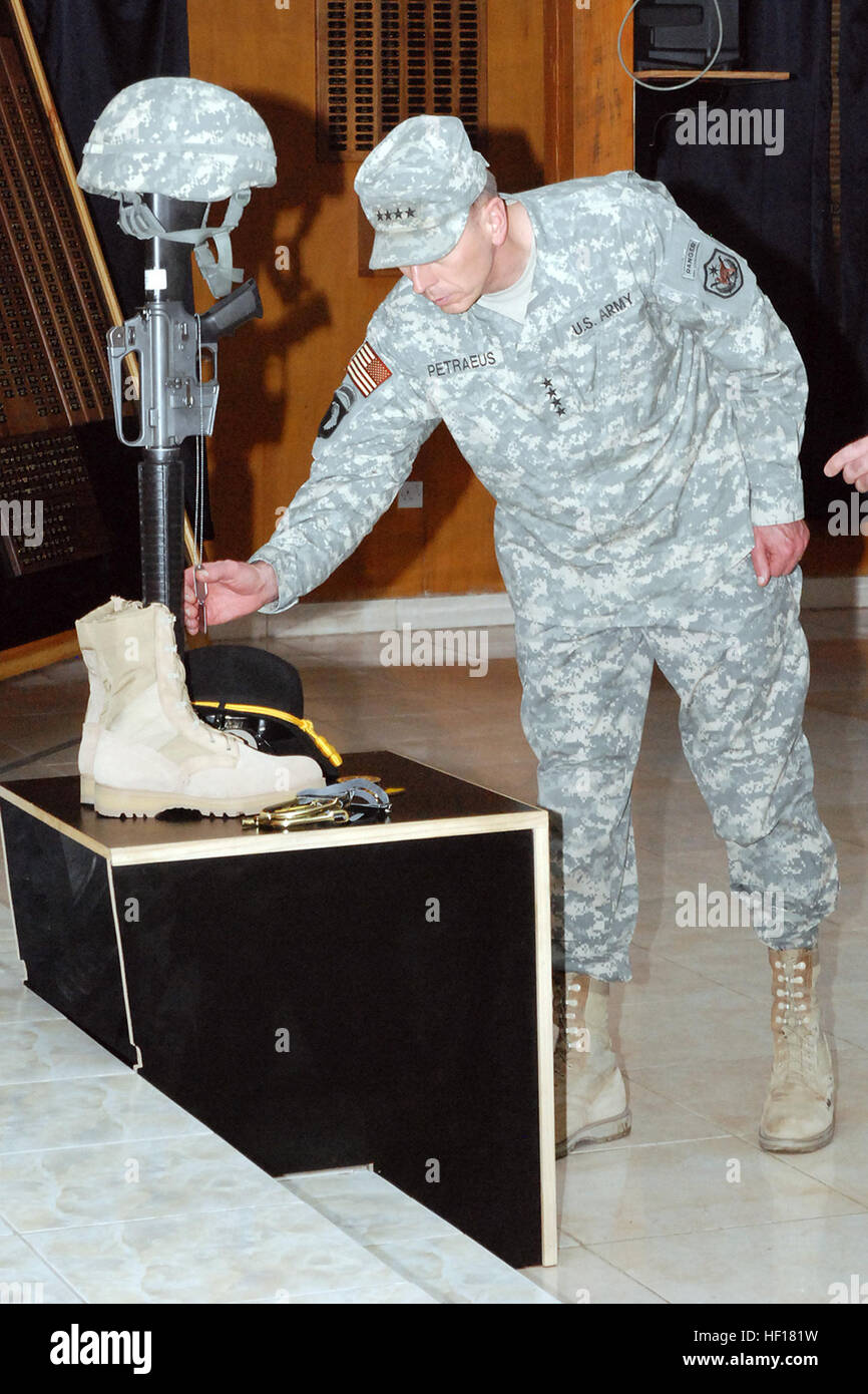 Gen. David Petraeus, commanding general of Multi-National Force – Iraq ...