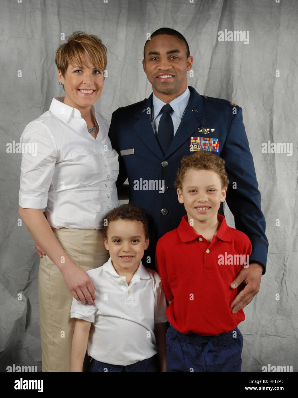 North Dakota Air National Guard recognizes a family for volunteer ...