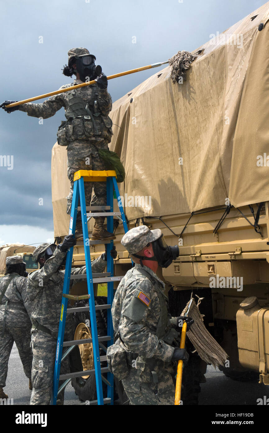 U.S. Army Soldiers from the 108th Chemical Company, S.C Army National ...