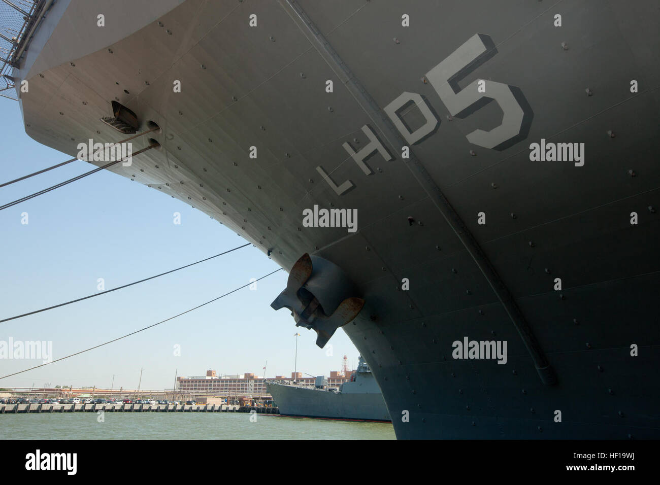 Uss bataan lhd 5 hi-res stock photography and images - Alamy