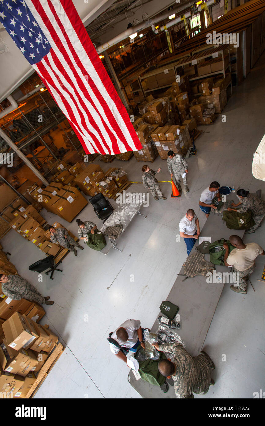 Airmen from the 108th Security Forces Squadron, 108th Wing, New Jersey ...