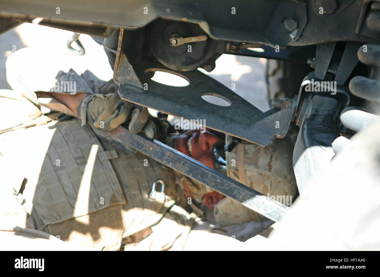 Humvee tow hi-res stock photography and images - Alamy