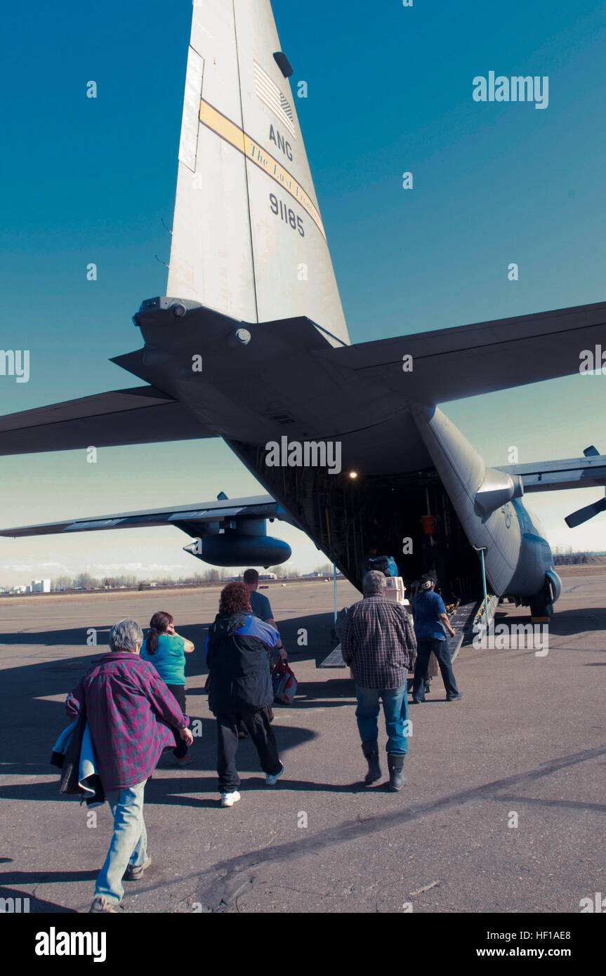 Alaska Air National Guard members help residents of Galena, Alaska ...