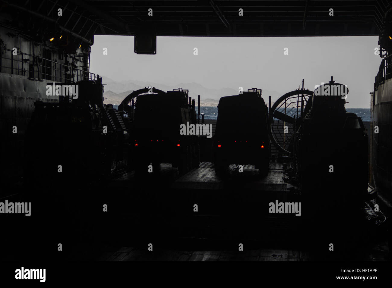 Lcac from assault craft hi-res stock photography and images - Alamy