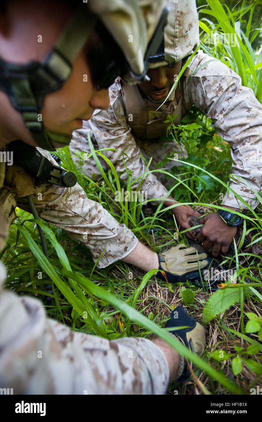 Cpl. James Long, left, 22nd Marine Expeditionary Unit ground sensor ...