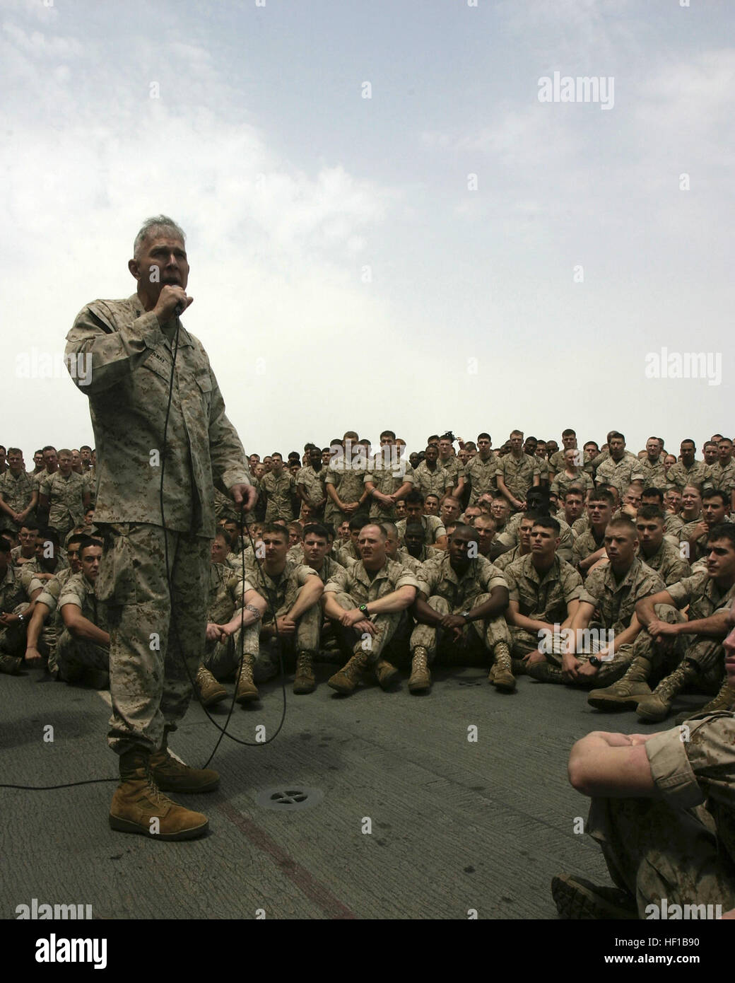 Marine Corps leaders visit Marines and Sailors aboard USS Bataan, Oak ...