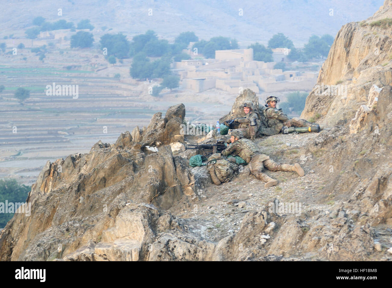 U.S. Army soldiers, assigned to Bravo Company, 1st Battalion, 327th ...