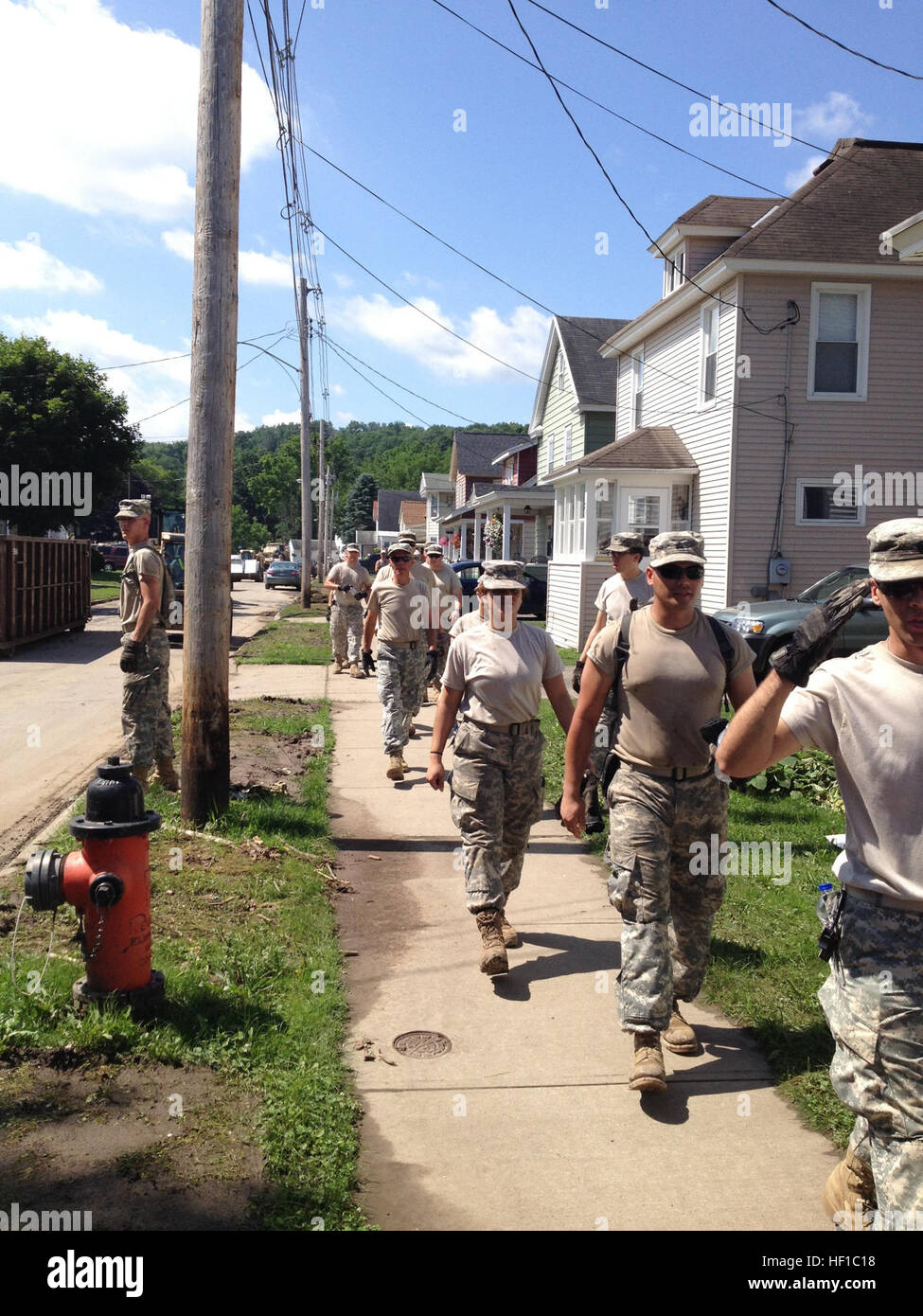 New York Army National Guardsmen with Task Force Engineer, a mixed ...