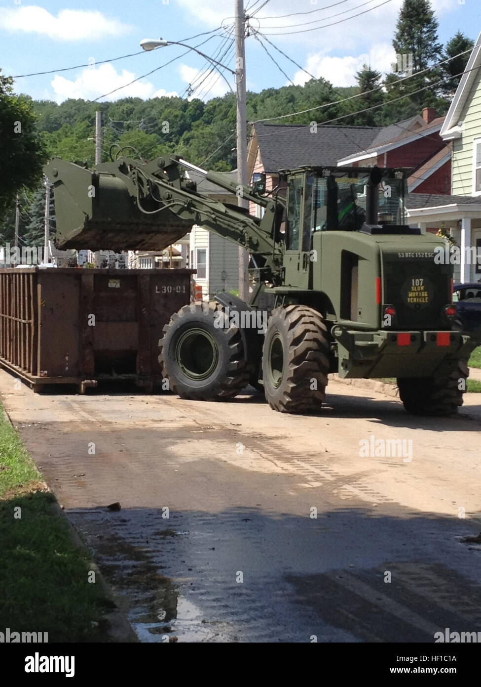 A New York Army National Guardsman with Task Force Engineer, a mixed ...