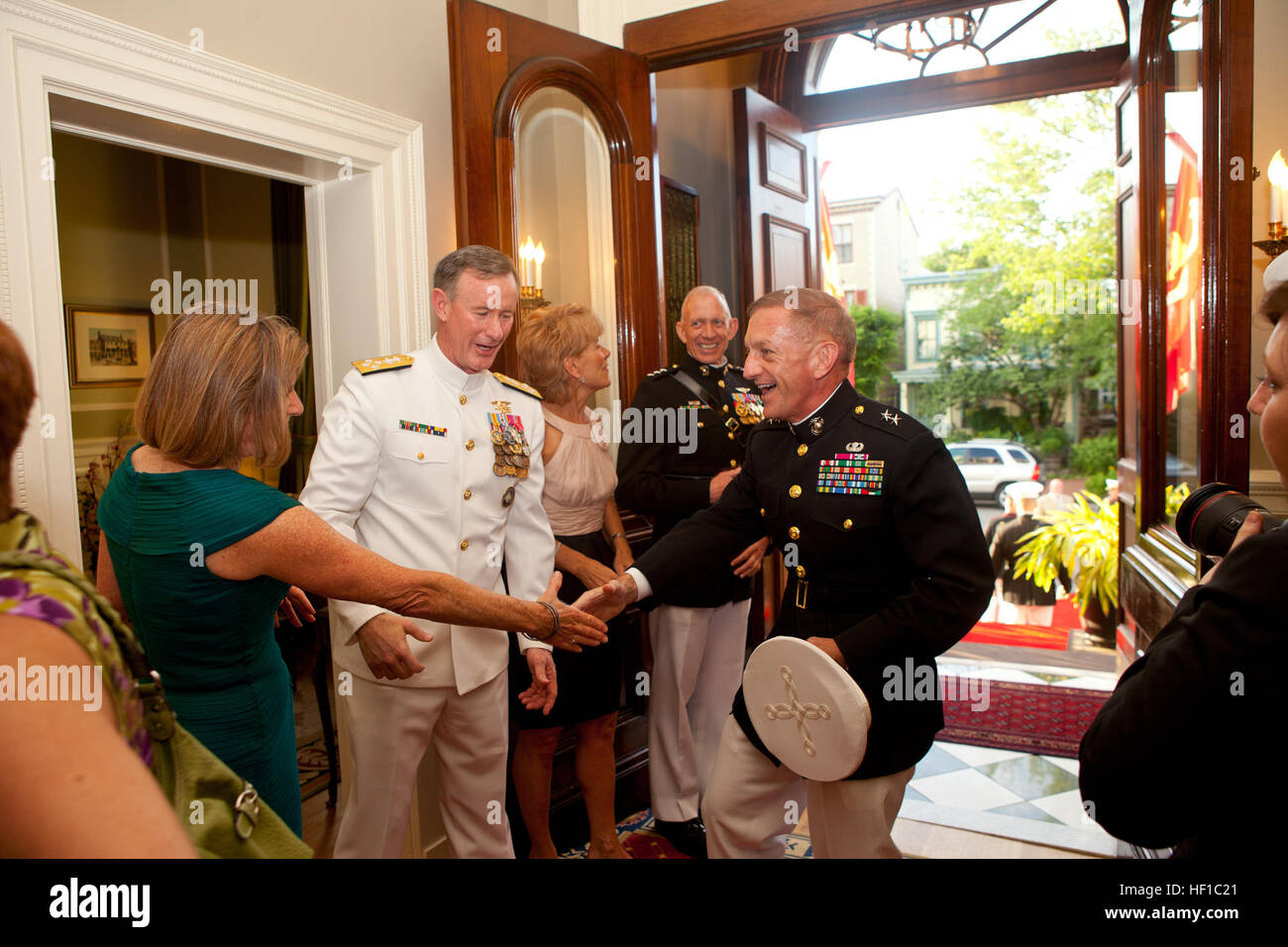 Adm william mcraven hi-res stock photography and images - Alamy