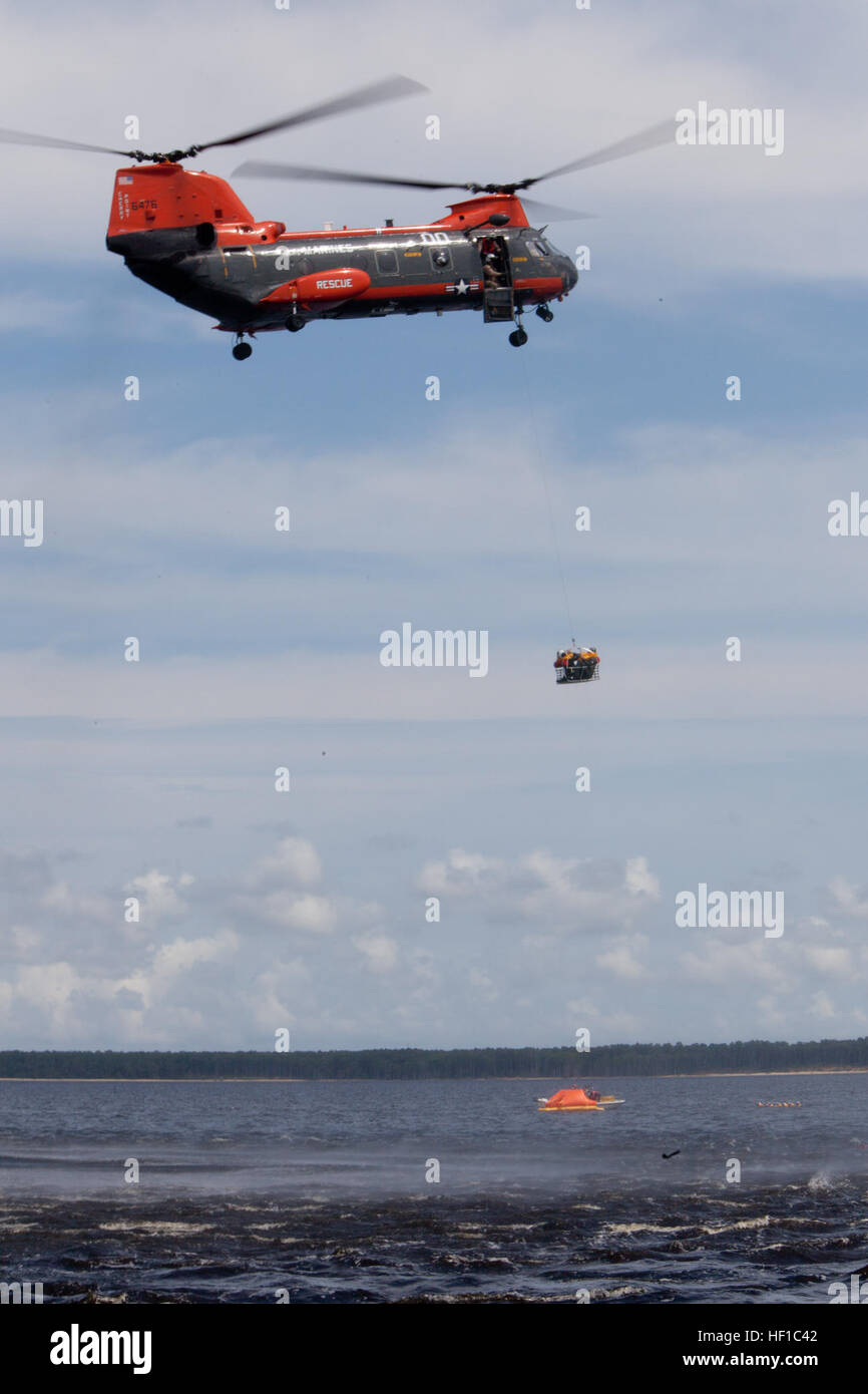 A HH-46E Sea Knight helicopter (Pedro) with Marine Transport Squadron 1 ...
