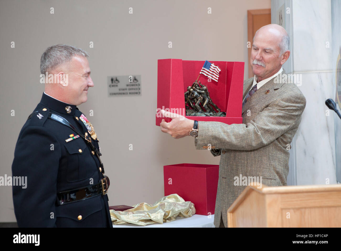 U.S. Marine Corps Maj. Gen. Kenneth F. McKenzie Jr., left, the Marine ...
