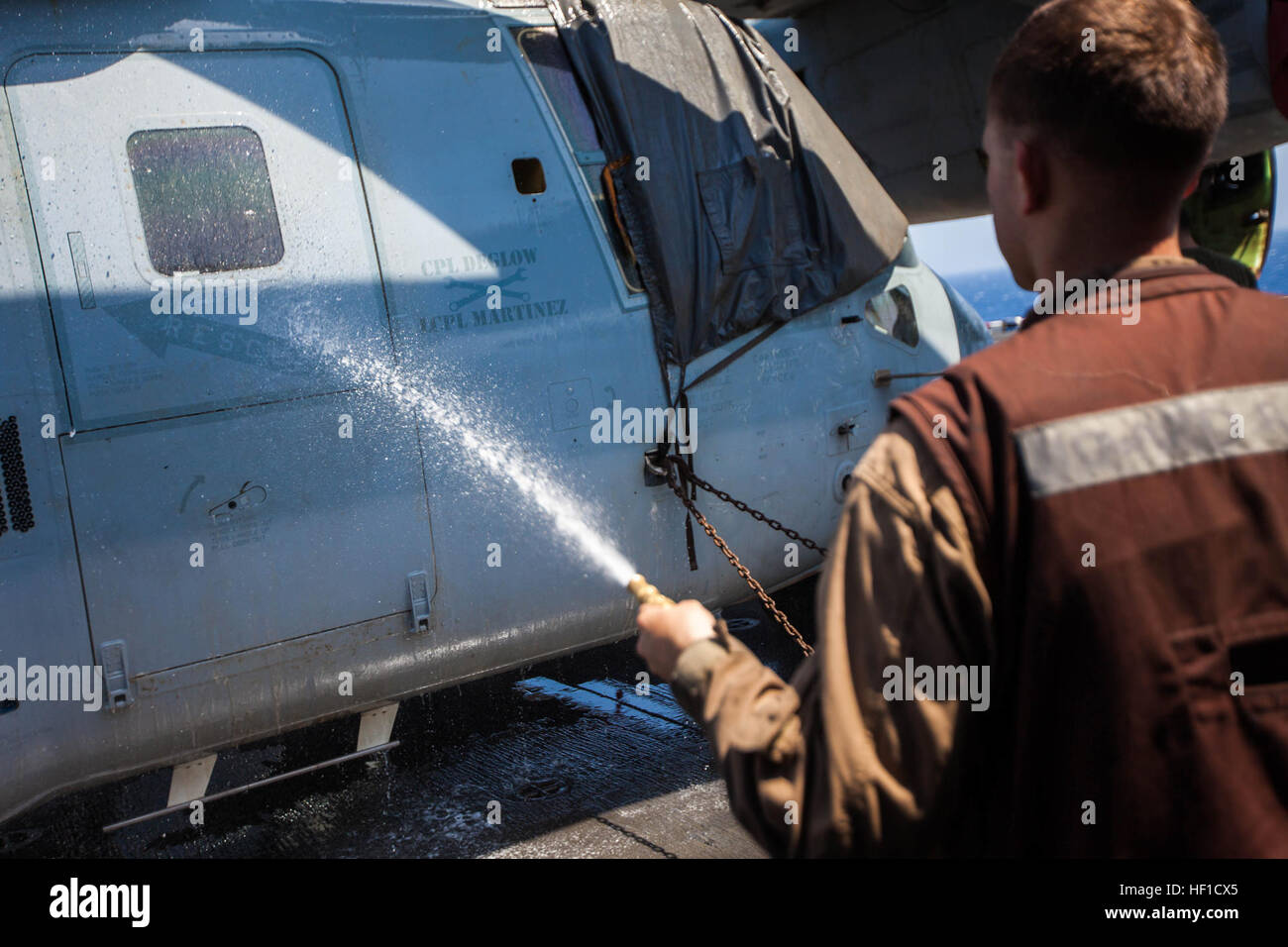Mv 22b osprey crew hi-res stock photography and images - Alamy
