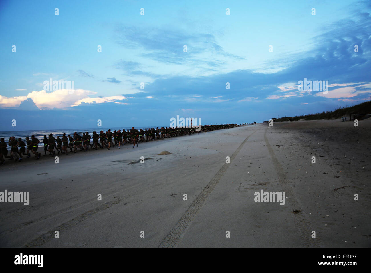 Marines with 2nd Maintenance Battalion, Combat Logistics Regiment 25 ...