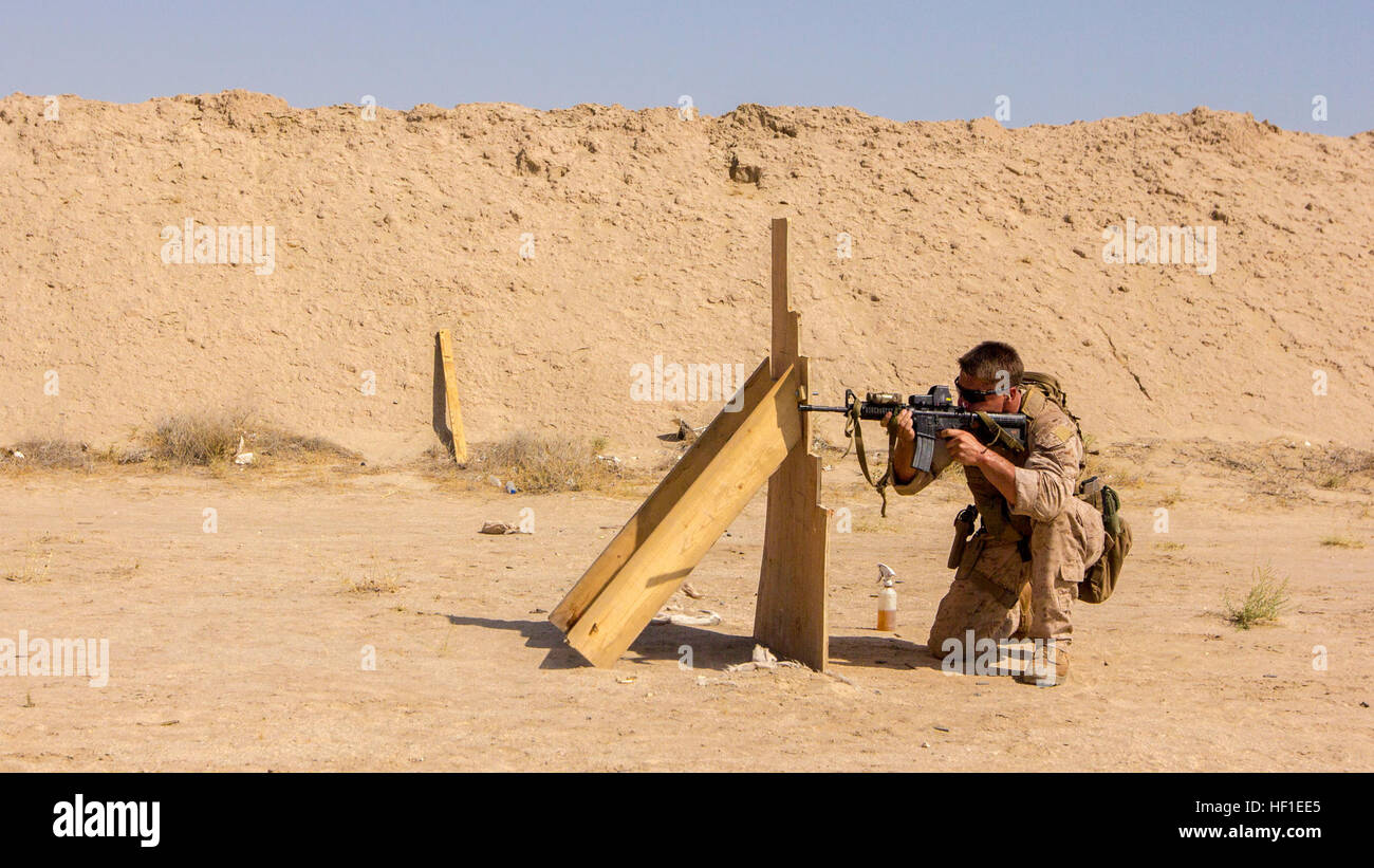 A Marine from Force Reconnaissance Platoon, Maritime Raid Force, 26th ...
