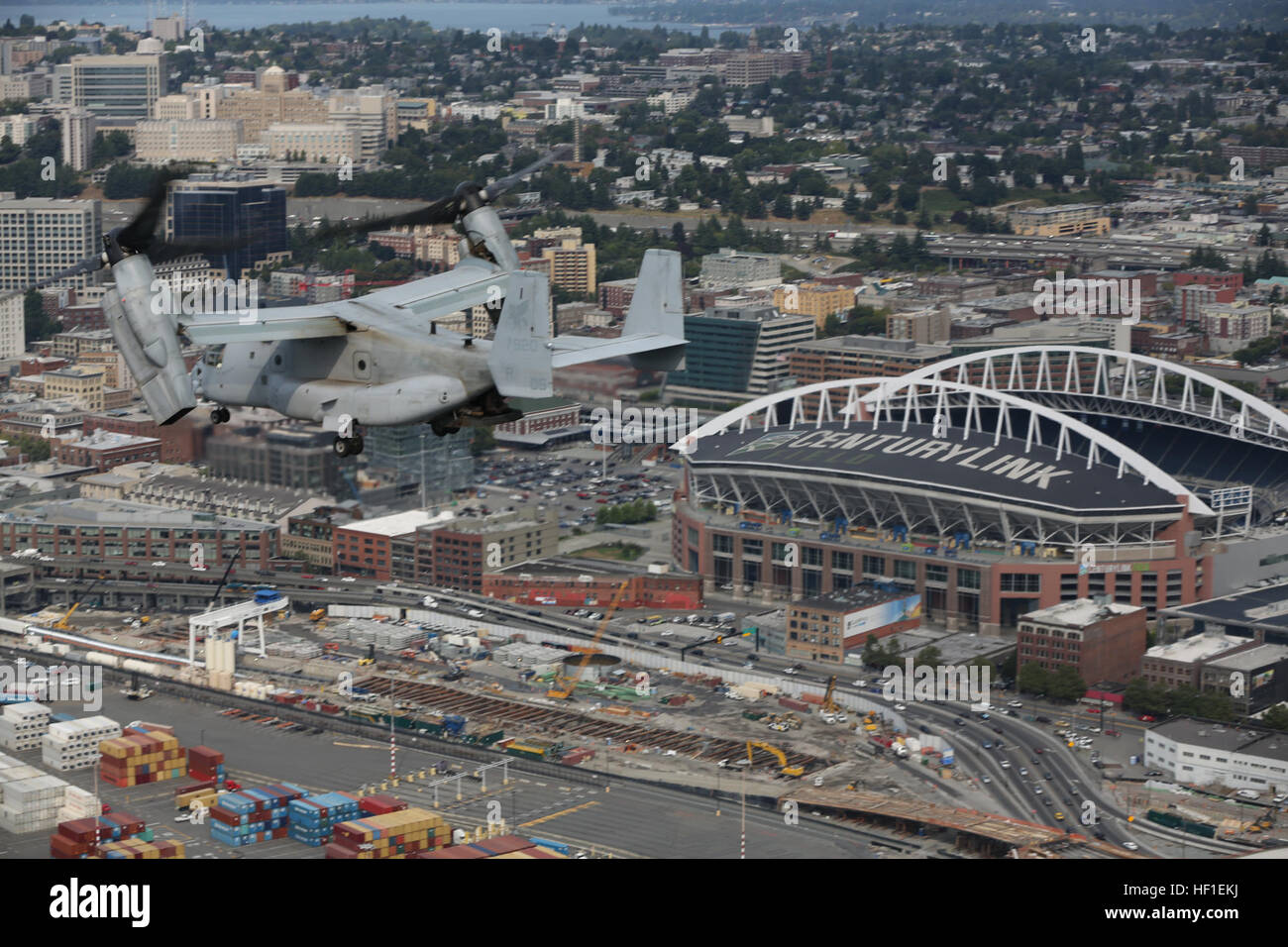 A U.S. Marine Corps MV-22B Osprey with VMM-161, Marine Aircraft Group ...