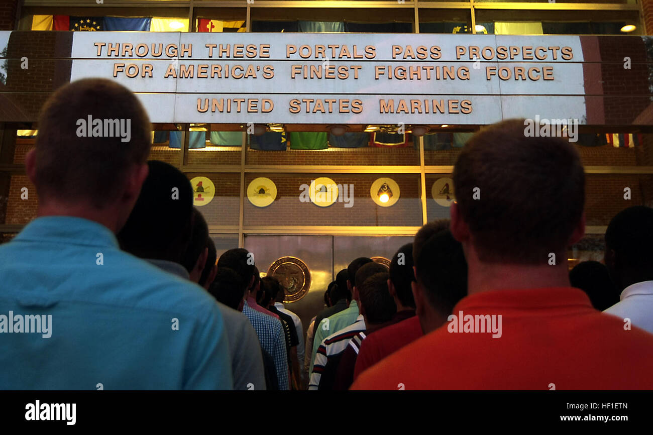 Parris island entrance hi-res stock photography and images - Alamy