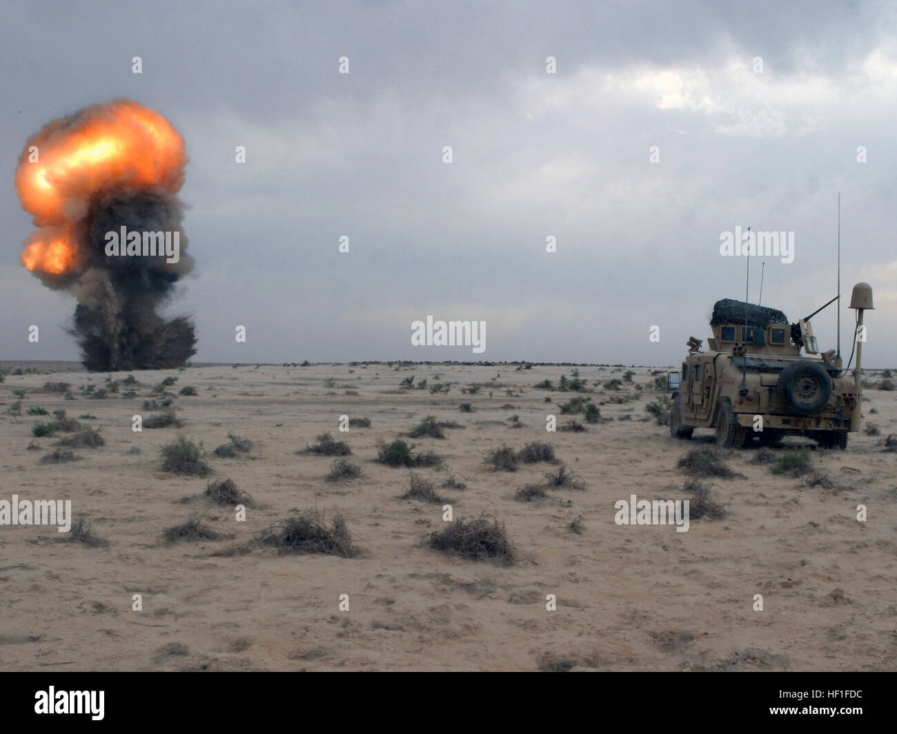 Us military humvee in iraq hi-res stock photography and images - Alamy
