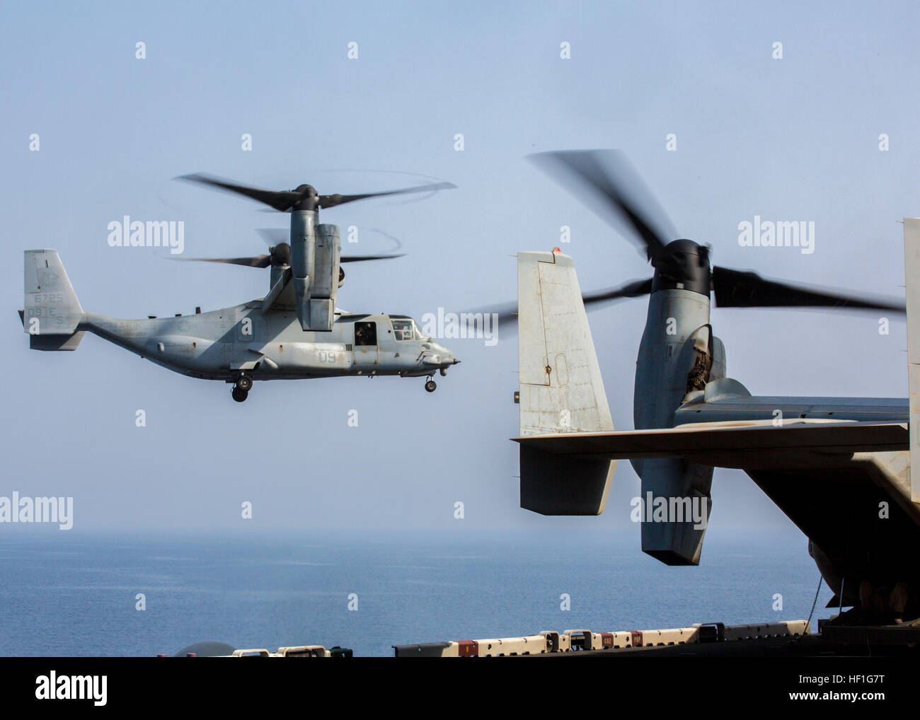 An MV-22B Osprey assigned to Marine Medium Tiltrotor Squadron (VMM) 266 ...