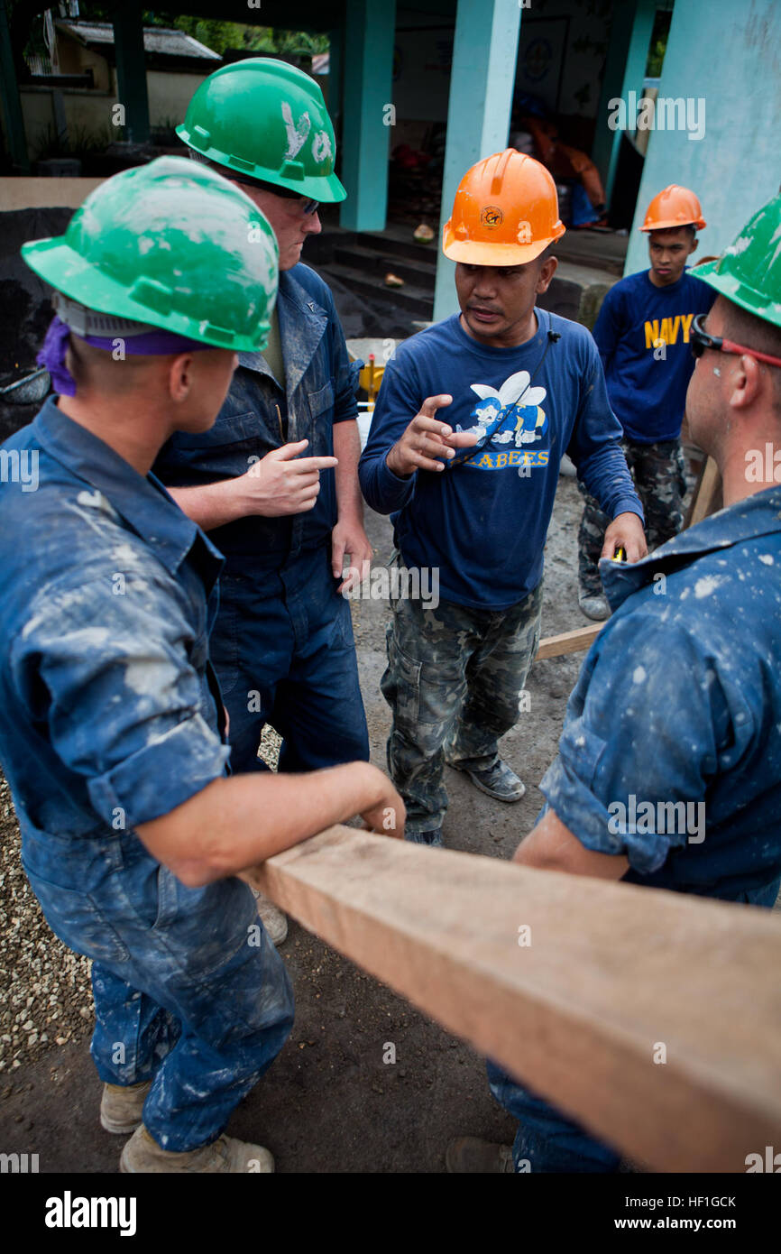 Philippine Navy sailors partnered along with U.S. Marines and sailors ...