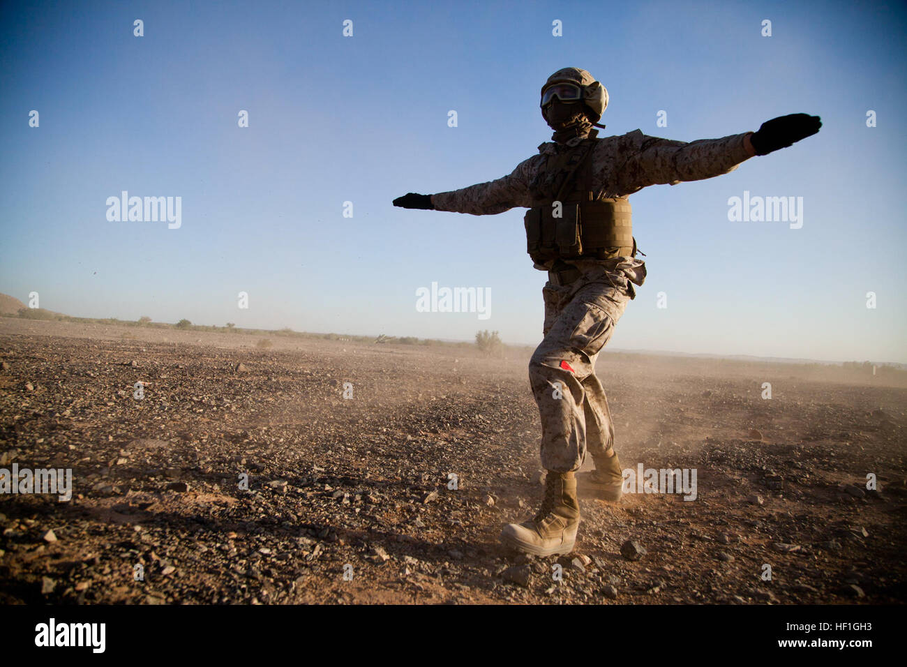 CHOCOLATE MOUNTAIN AERIAL GUNNERY RANGE, Calif. - A U.S. Marine Corps ...