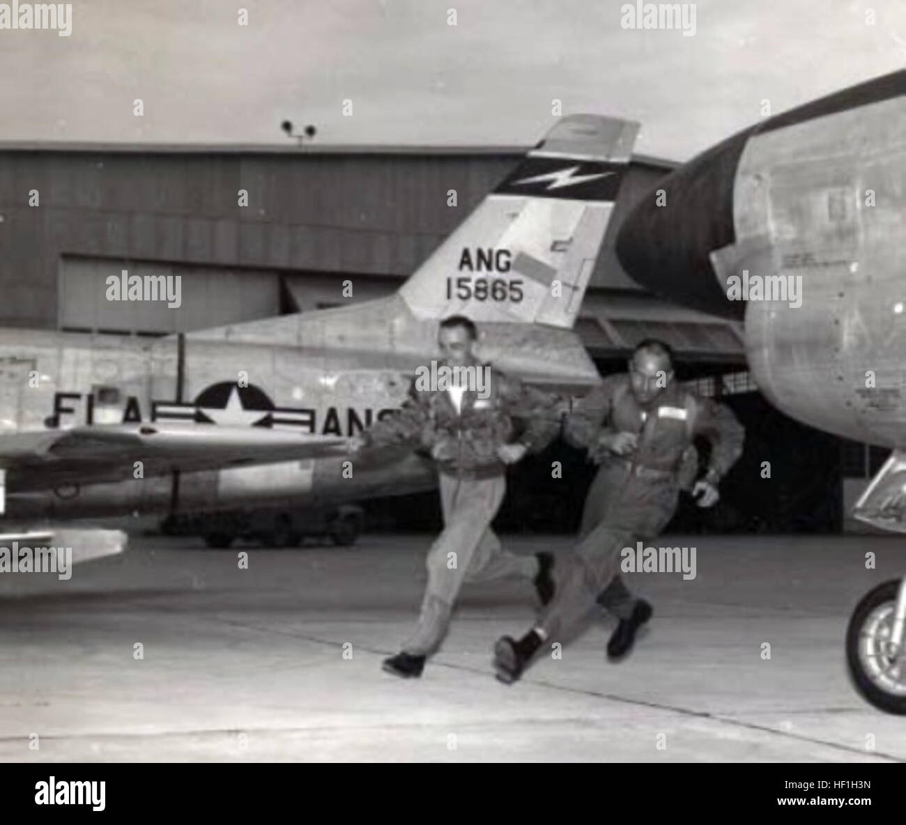 Florida ANG pilots run to their F-86Ds 1950s Stock Photo - Alamy