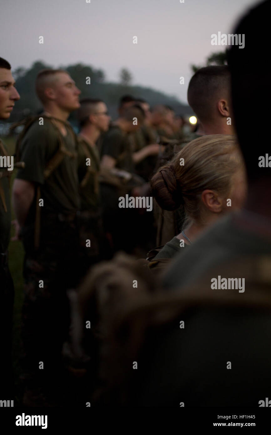 U.S. Marines from Delta Company, Infantry Training Battalion (ITB ...