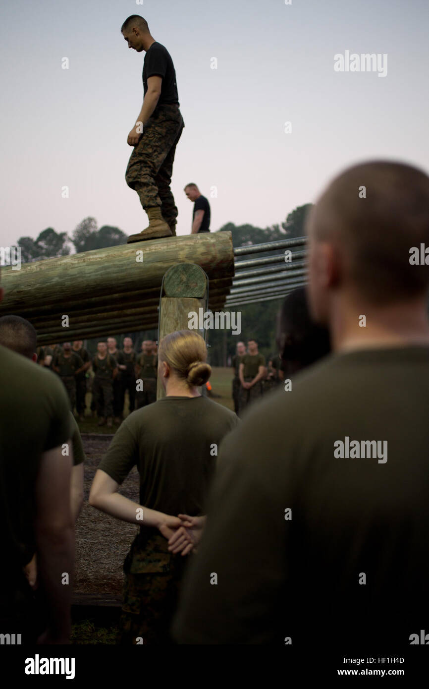 U.S. Marines from Delta Company, Infantry Training Battalion (ITB ...