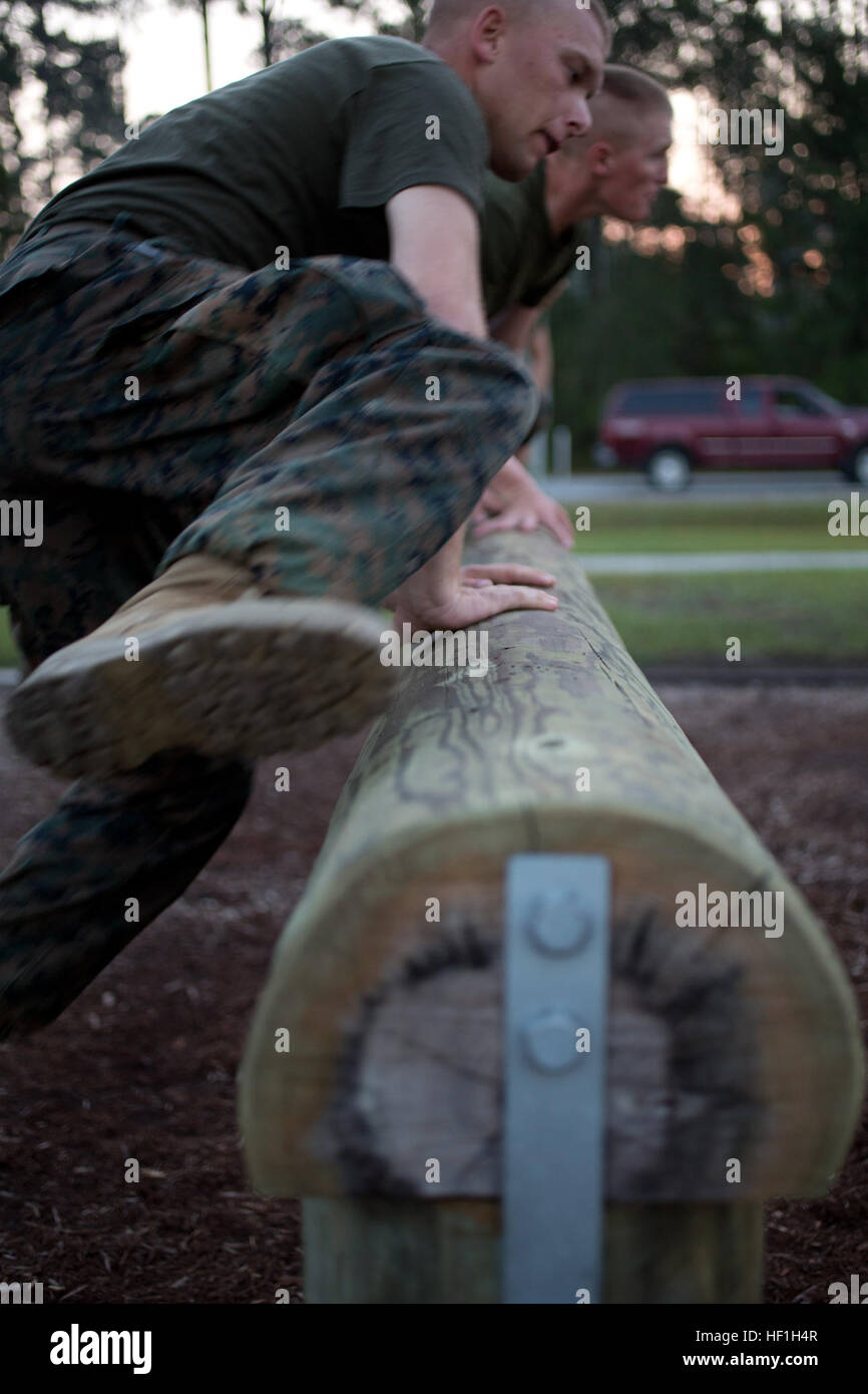 U.S. Marines from Delta Company, Infantry Training Battalion (ITB ...