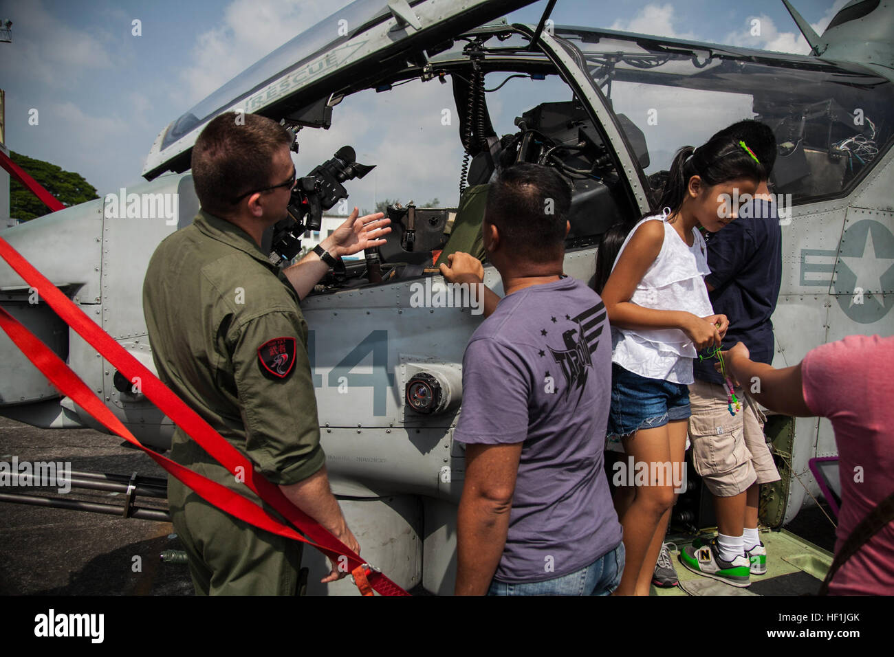 Ah 1w super cobra pilot hi-res stock photography and images - Alamy
