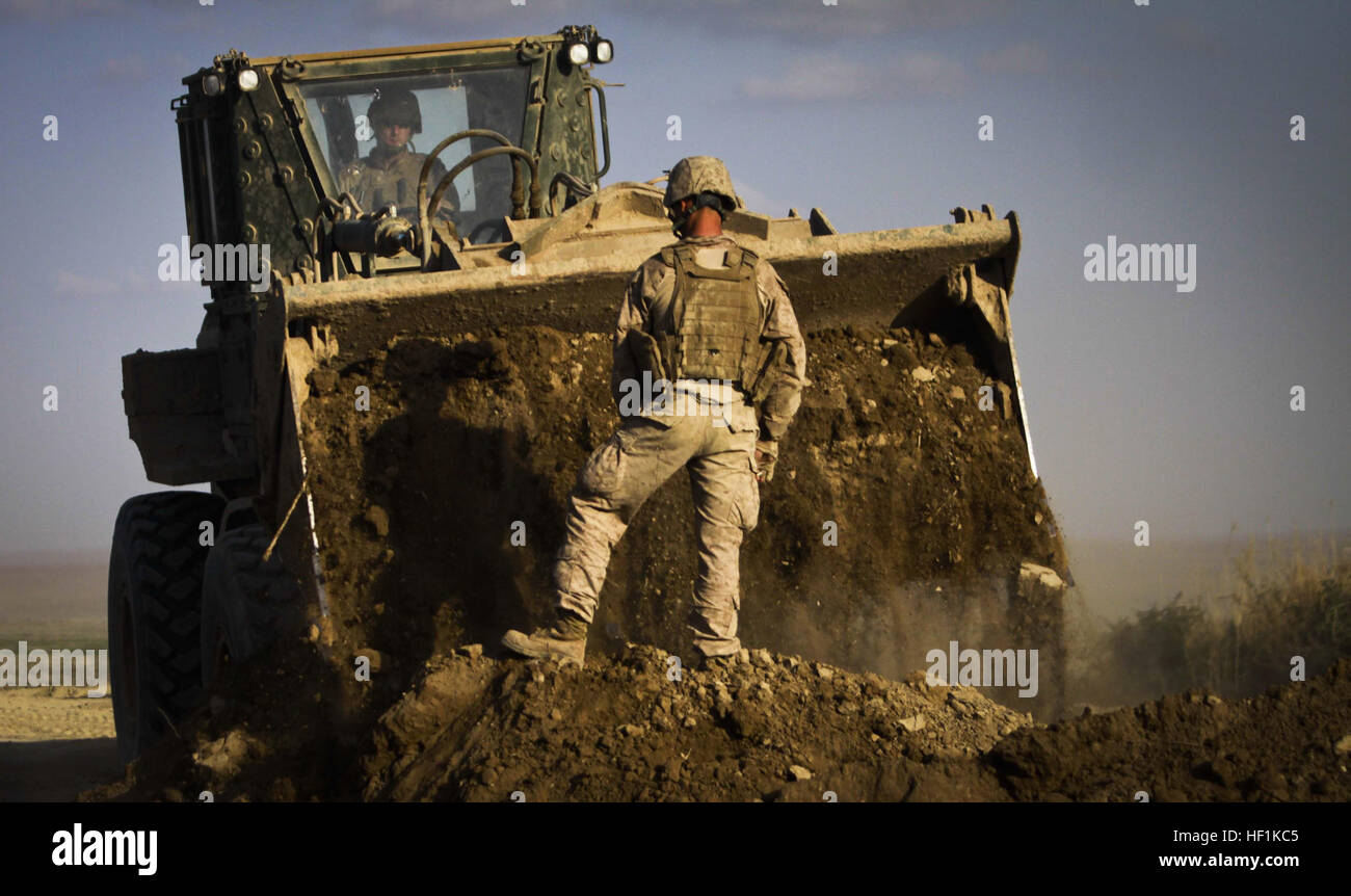 Engineers in military equipment hi-res stock photography and images - Alamy