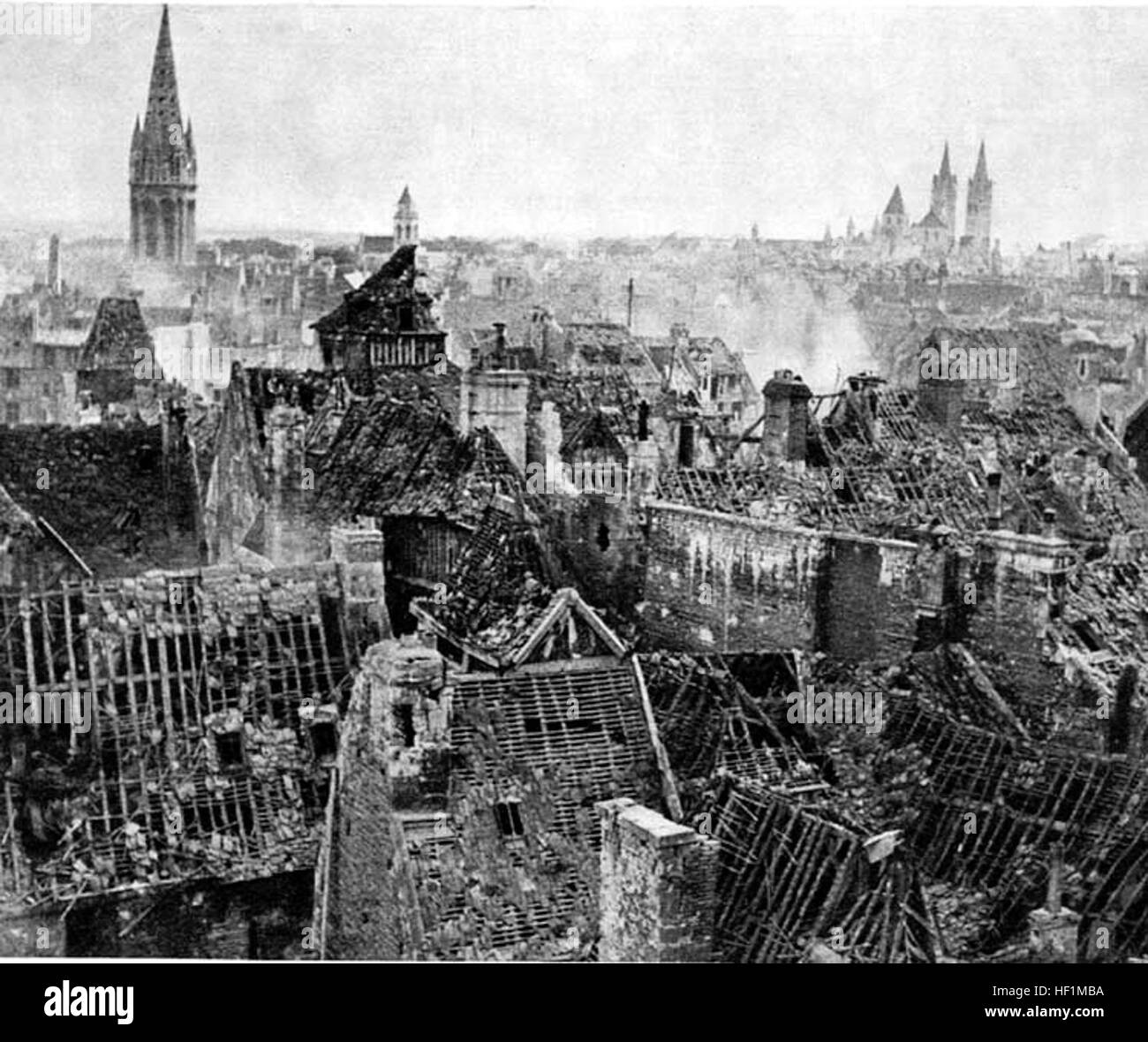Destruction during the war Black and White Stock Photos & Images - Alamy