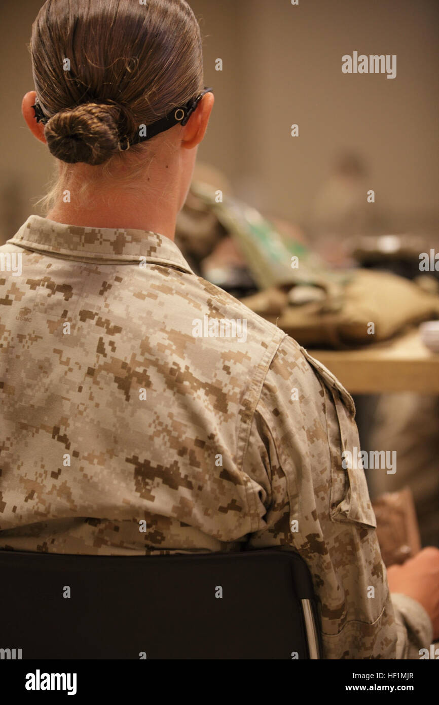 A U.S. Marine with Delta Company, Infantry Training Battalion (ITB ...