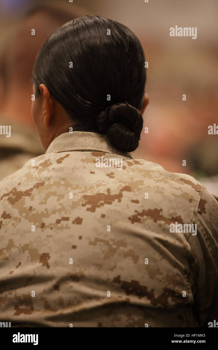 A U.S. Marine with Delta Company, Infantry Training Battalion (ITB ...