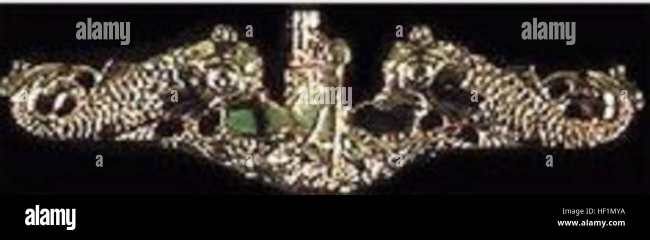 Submarine warfare insignia hi-res stock photography and images - Alamy