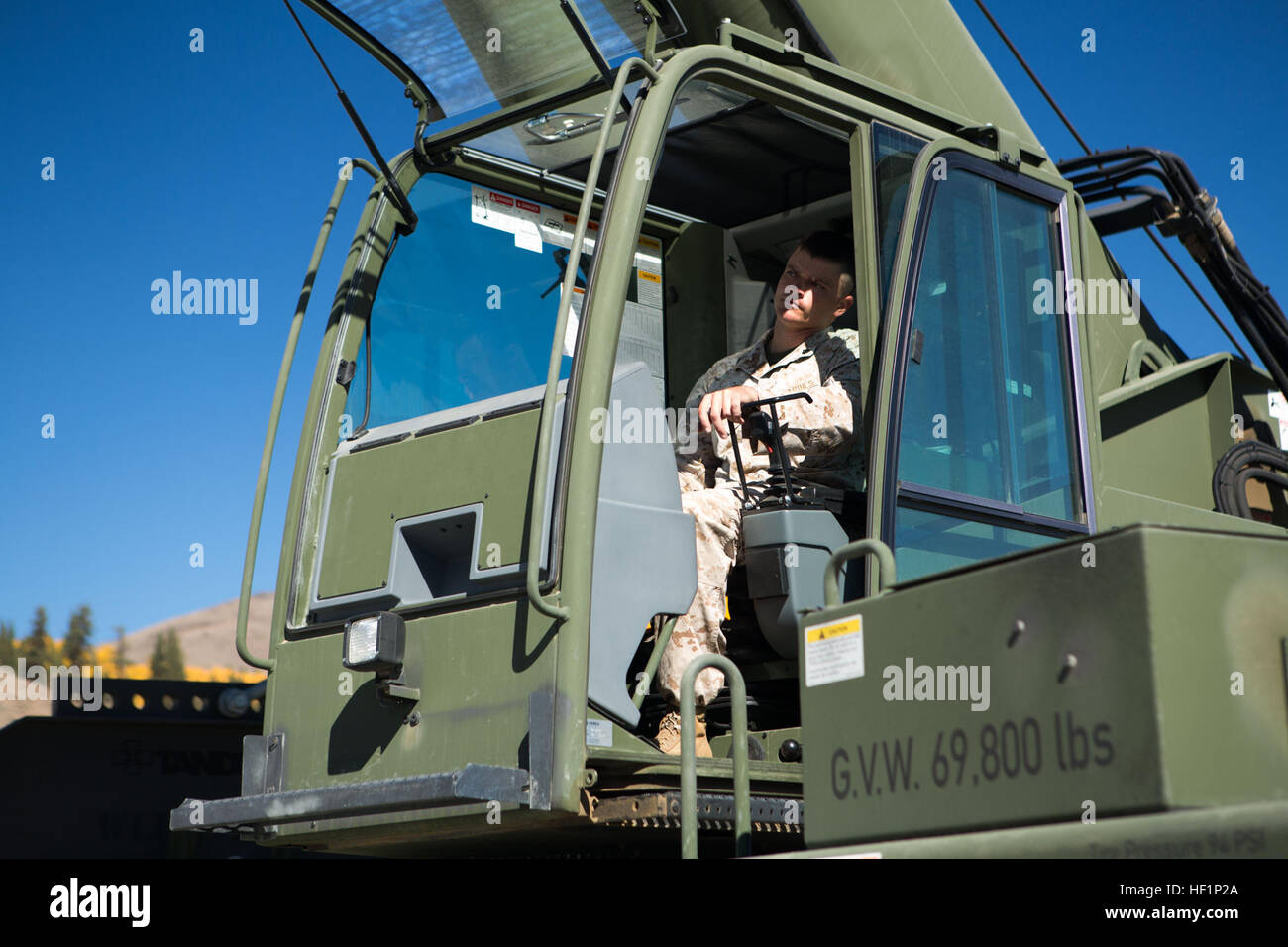 U.S. Marines with Marine Heavy Helicopter Squadron 466 (HMH-466 ...