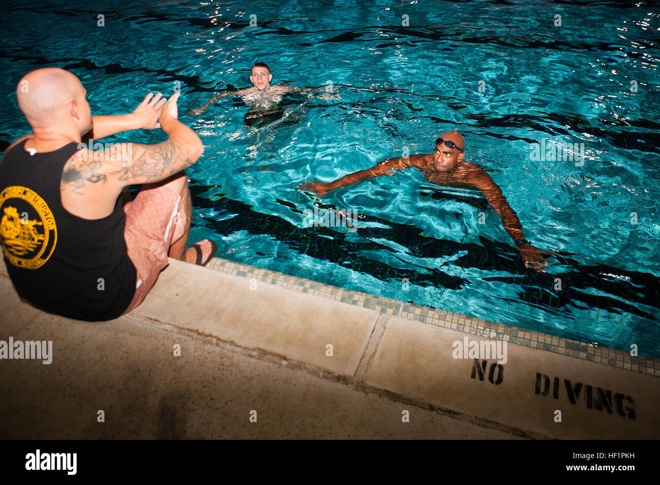 Sergeant Landon Chapman (left), Headquarters Battalion Marine Corps ...